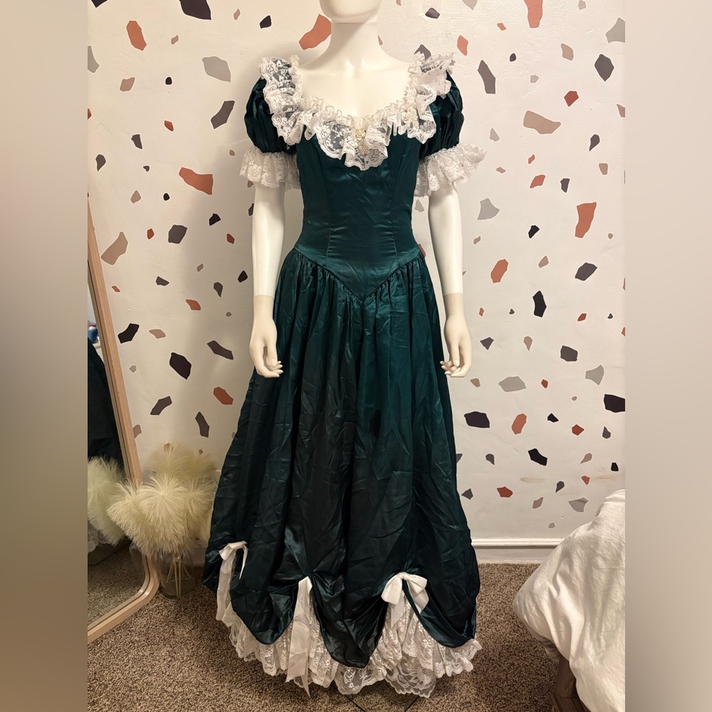 Loralie Original 1970’s Vintage Southern Bell Dress - Gem